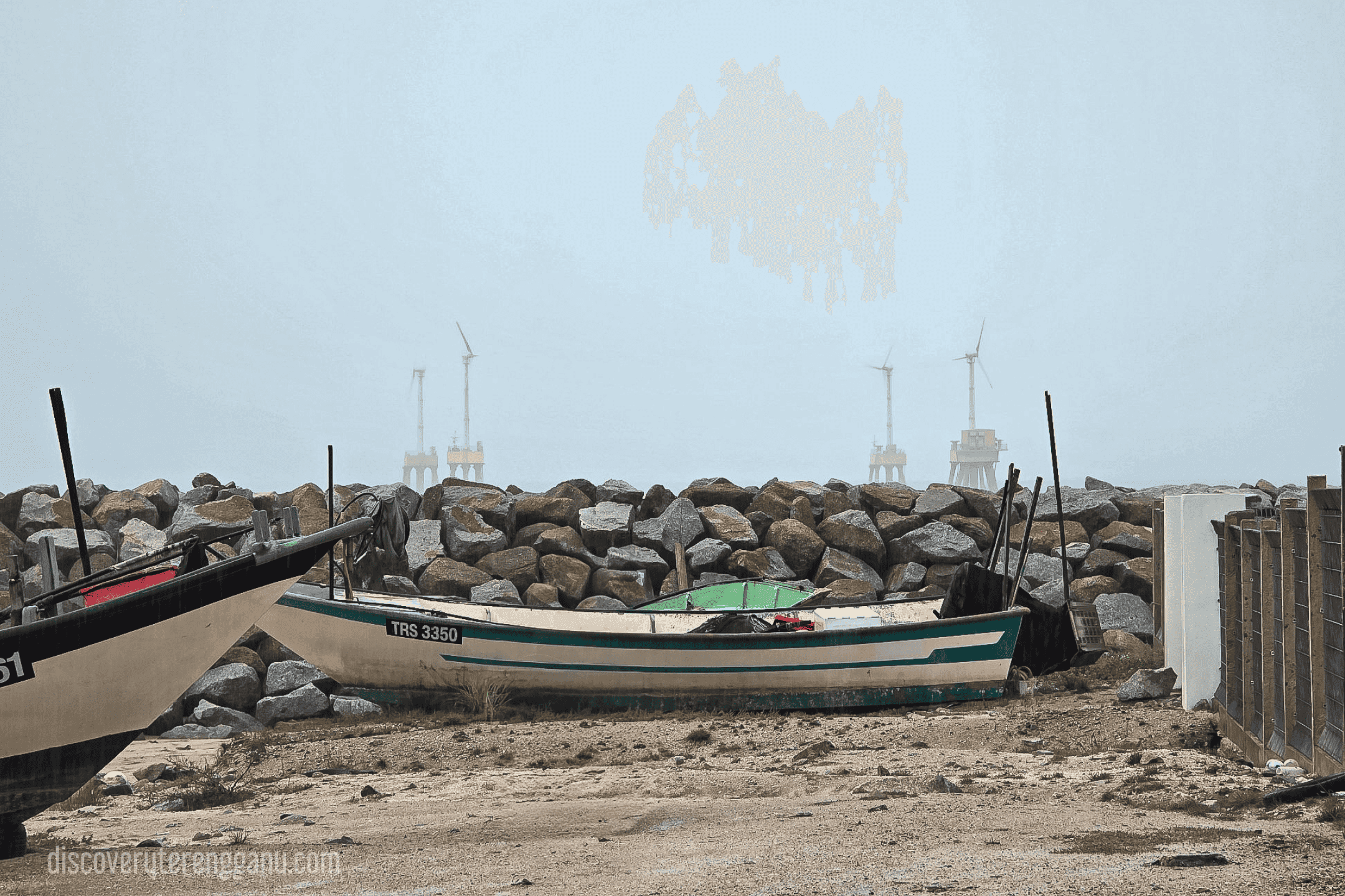 Kincir Angin UMT di Pantai Tok Jembal » Discovery Terengganu